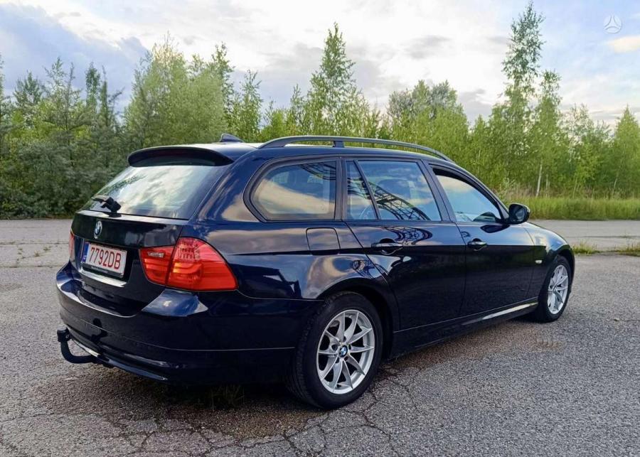 Синий БМВ 320 2009 в Паневежис, объемом двигателя 2.00 л и пробегом 220 тыс. км за 2950 €, фото 8 на AUTOMOTO.COM.LV