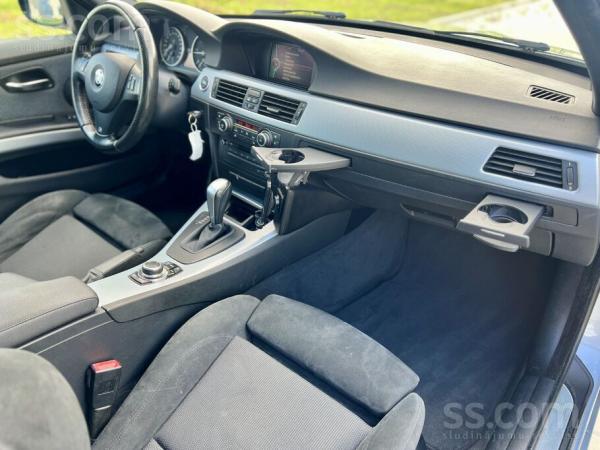 Blue BMW 320 2009 in Riga, with an engine capacity of 2.00 L and mileage of 306 thousand km for 5890 €, photo 8 on AUTOMOTO.COM.LV