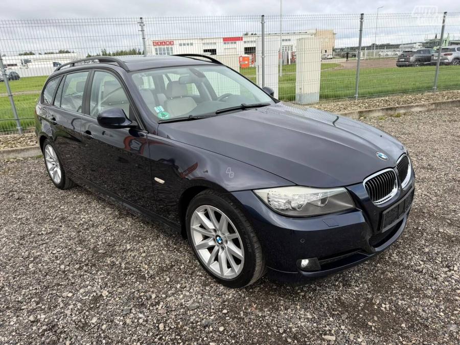 Blue BMW 320 2009 in Marijampole, with an engine capacity of 2.00 L and mileage of 273 thousand km for 5490 €, photo 12 on AUTOMOTO.COM.LV