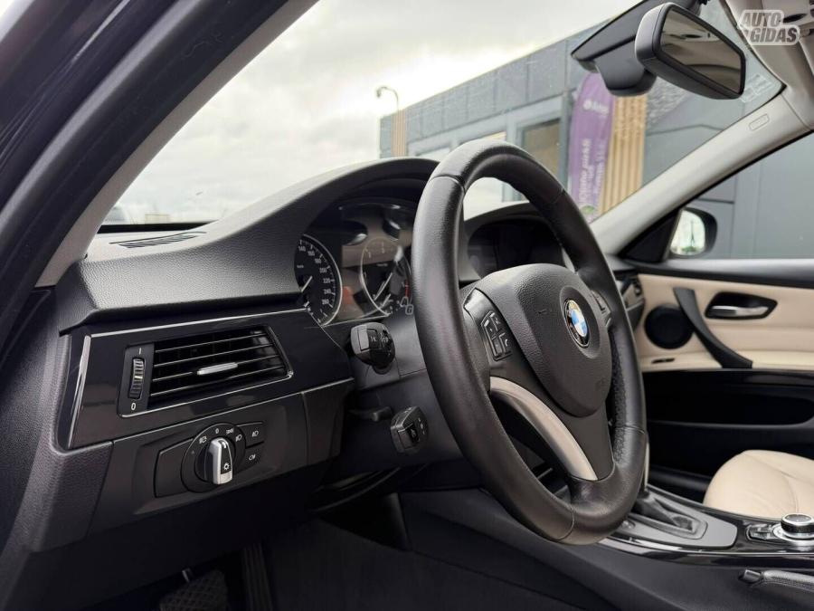 Blue BMW 320 2009 in Marijampole, with an engine capacity of 2.00 L and mileage of 273 thousand km for 5490 €, photo 13 on AUTOMOTO.COM.LV