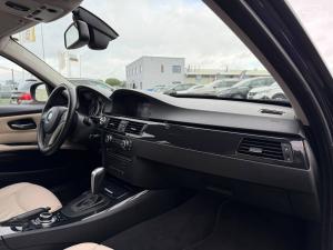 Blue BMW 320 2009 in Marijampole, with an engine capacity of 2.00 L and mileage of 273 thousand km for 5490 €, photo 16 on AUTOMOTO.COM.LV