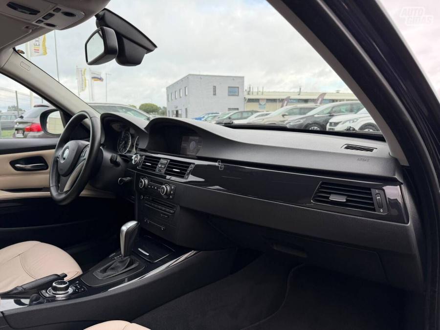 Blue BMW 320 2009 in Marijampole, with an engine capacity of 2.00 L and mileage of 273 thousand km for 5490 €, photo 16 on AUTOMOTO.COM.LV