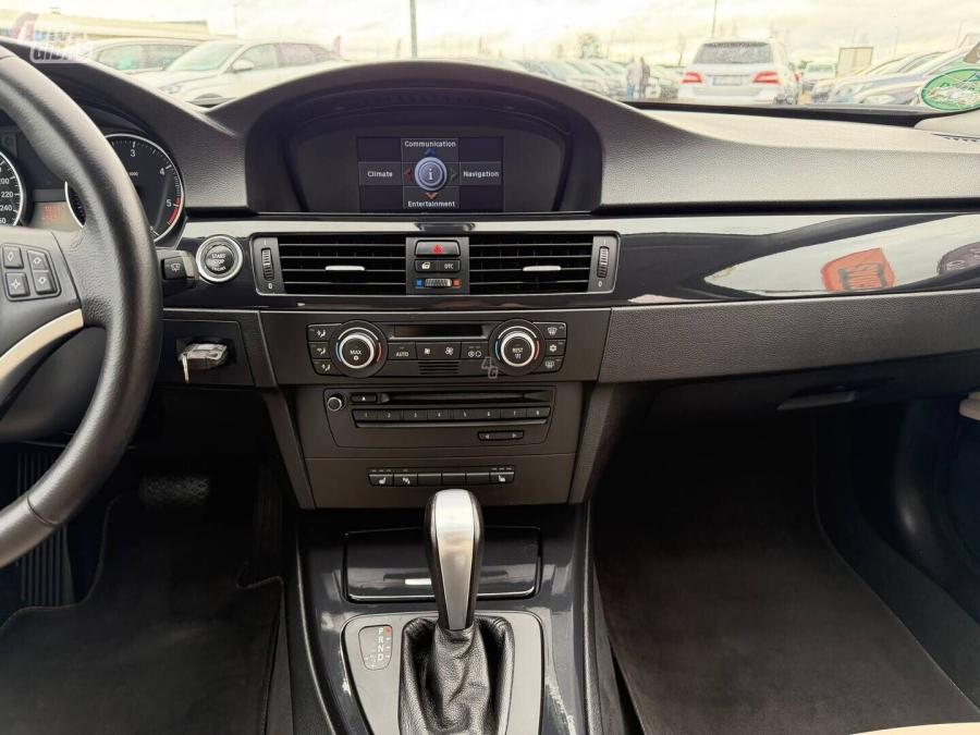 Blue BMW 320 2009 in Marijampole, with an engine capacity of 2.00 L and mileage of 273 thousand km for 5490 €, photo 17 on AUTOMOTO.COM.LV