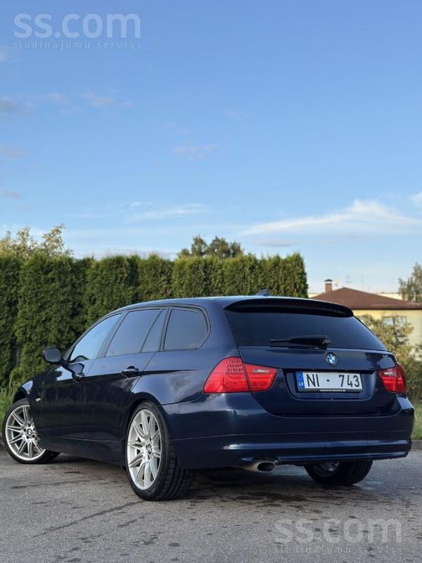 Blue BMW 320 2010 in Riga, with an engine capacity of 2.00 L and mileage of 312 thousand km for 5100 €, photo 5 on AUTOMOTO.COM.LV