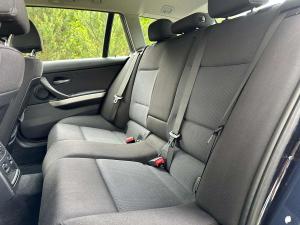 Zils BMW 320 2010 Viļņa, ar dzinēja tilpumu 2.00 L un nobraukumu 325 tūkst. km par 3850 €, foto 22 vietnē AUTOMOTO.COM.LV