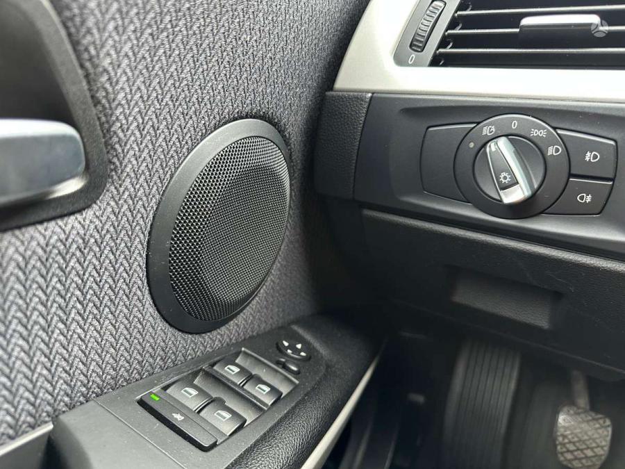 Zils BMW 320 2010 Viļņa, ar dzinēja tilpumu 2.00 L un nobraukumu 325 tūkst. km par 3850 €, foto 23 vietnē AUTOMOTO.COM.LV