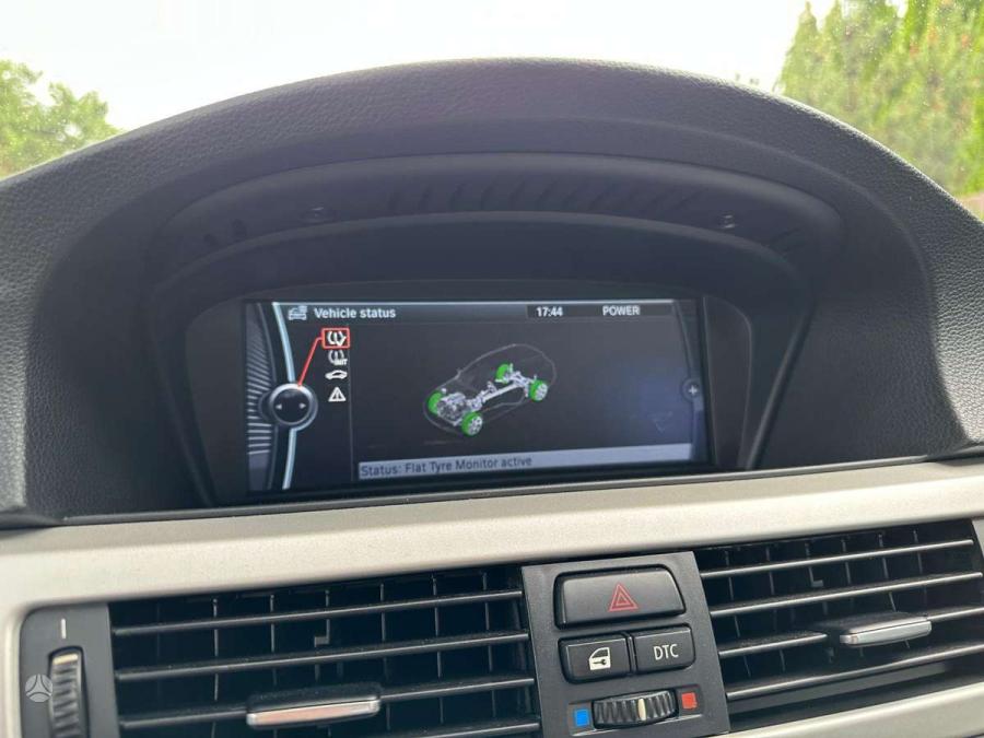 Zils BMW 320 2010 Viļņa, ar dzinēja tilpumu 2.00 L un nobraukumu 325 tūkst. km par 3850 €, foto 27 vietnē AUTOMOTO.COM.LV