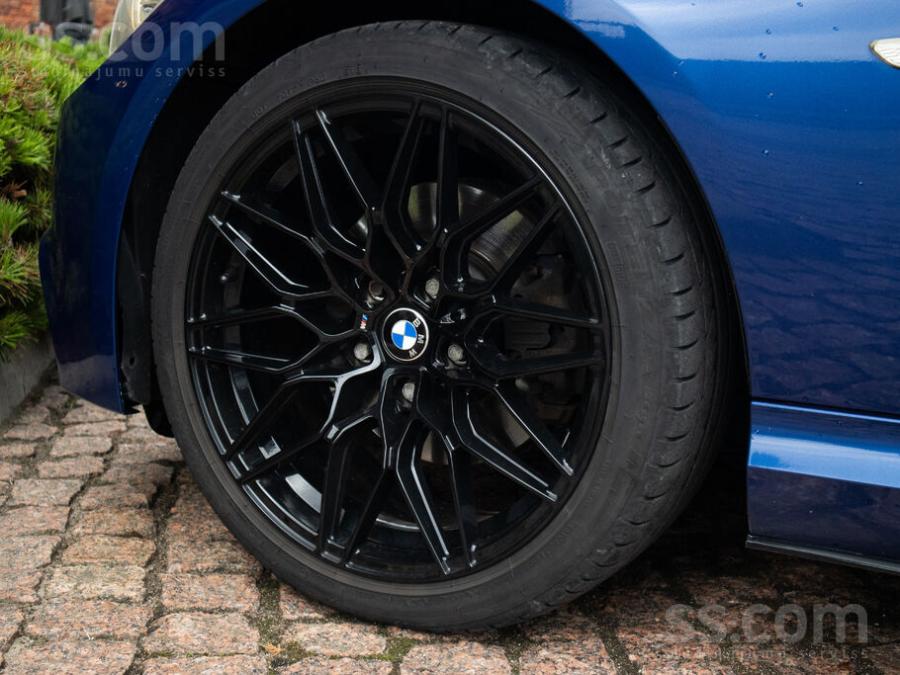 Blue BMW 320 2010 in Liepaja, with an engine capacity of 2.00 L and mileage of 324 thousand km for 5950 €, photo 12 on AUTOMOTO.COM.LV