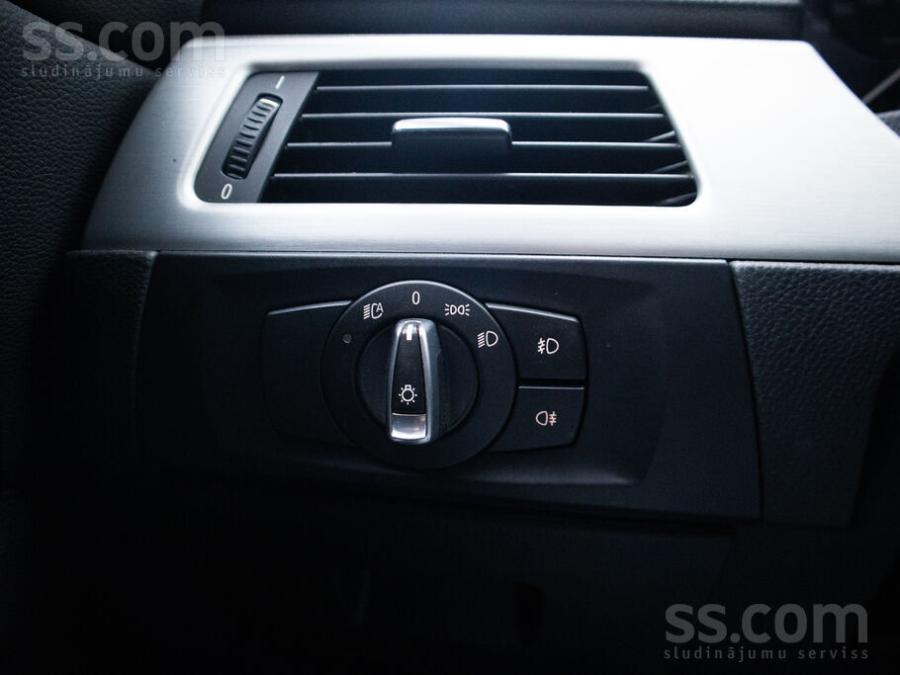 Blue BMW 320 2010 in Liepaja, with an engine capacity of 2.00 L and mileage of 324 thousand km for 5950 €, photo 23 on AUTOMOTO.COM.LV