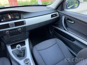 Zils BMW 320 2010 Rīga, ar dzinēja tilpumu 2.00 L un nobraukumu 264 tūkst. km par 5590 €, foto 22 vietnē AUTOMOTO.COM.LV