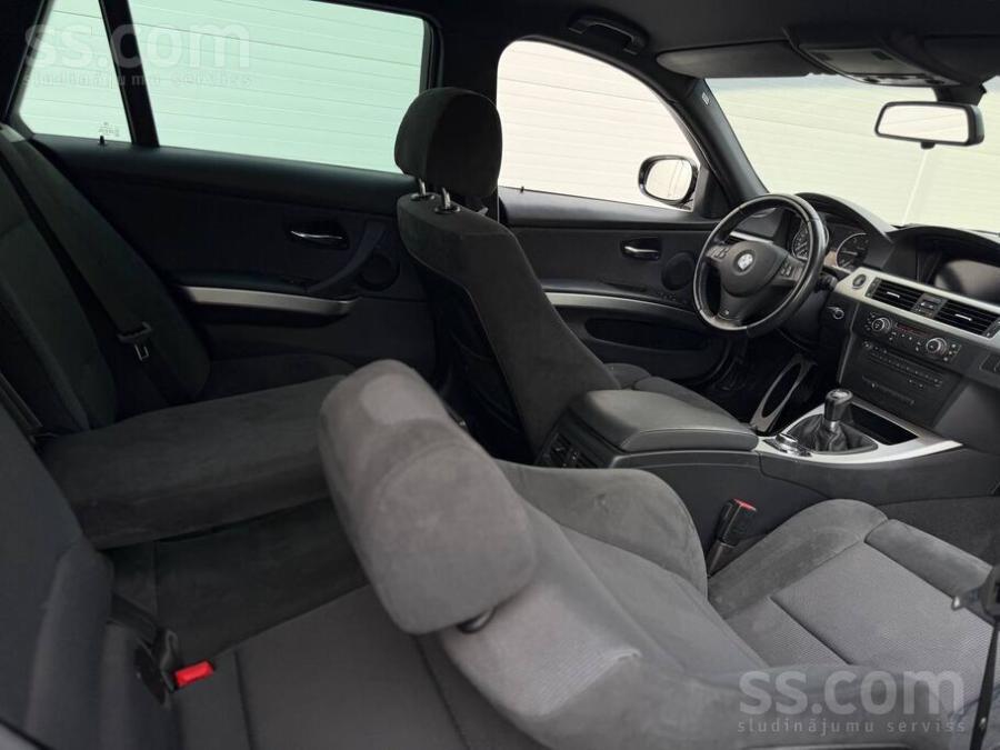 Zils BMW 320 2010 Rīga, ar dzinēja tilpumu 2.00 L un nobraukumu 0 tūkst. km par 6450 €, foto 24 vietnē AUTOMOTO.COM.LV