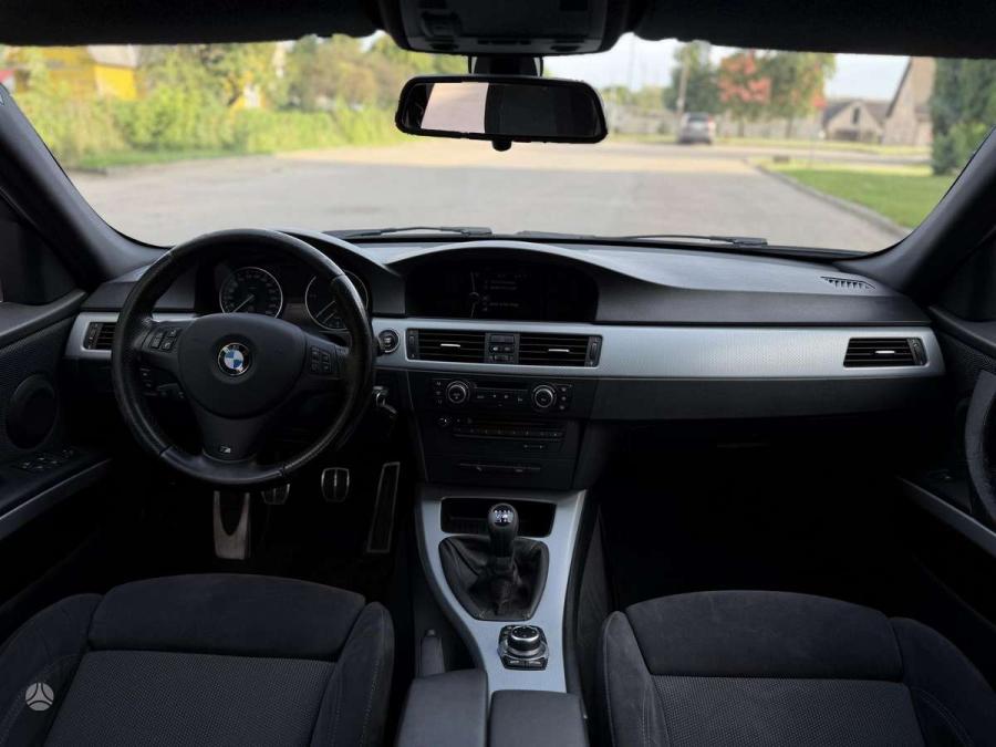 Blue BMW 320 2010 in Rokiskis, with an engine capacity of 2.00 L and mileage of 370 thousand km for 4750 €, photo 19 on AUTOMOTO.COM.LV