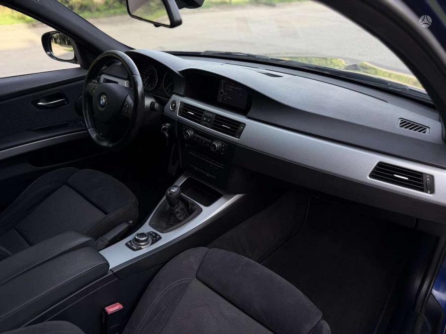 Blue BMW 320 2010 in Rokiskis, with an engine capacity of 2.00 L and mileage of 370 thousand km for 4750 €, photo 20 on AUTOMOTO.COM.LV