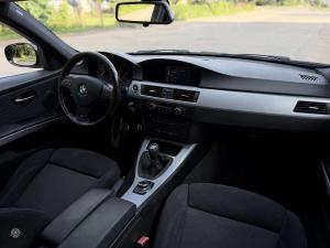 Blue BMW 320 2010 in Rokiskis, with an engine capacity of 2.00 L and mileage of 370 thousand km for 4750 €, photo 21 on AUTOMOTO.COM.LV
