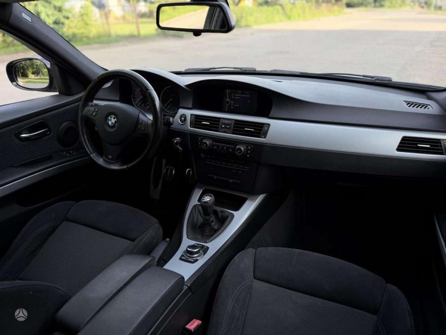 Blue BMW 320 2010 in Rokiskis, with an engine capacity of 2.00 L and mileage of 370 thousand km for 4750 €, photo 21 on AUTOMOTO.COM.LV