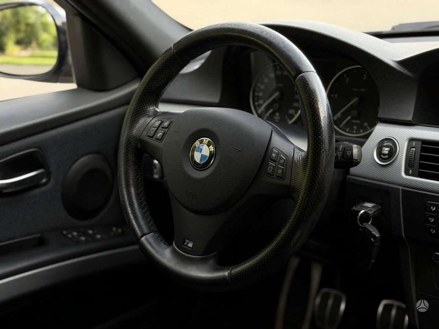 Blue BMW 320 2010 in Rokiskis, with an engine capacity of 2.00 L and mileage of 370 thousand km for 4750 €, photo 27 on AUTOMOTO.COM.LV