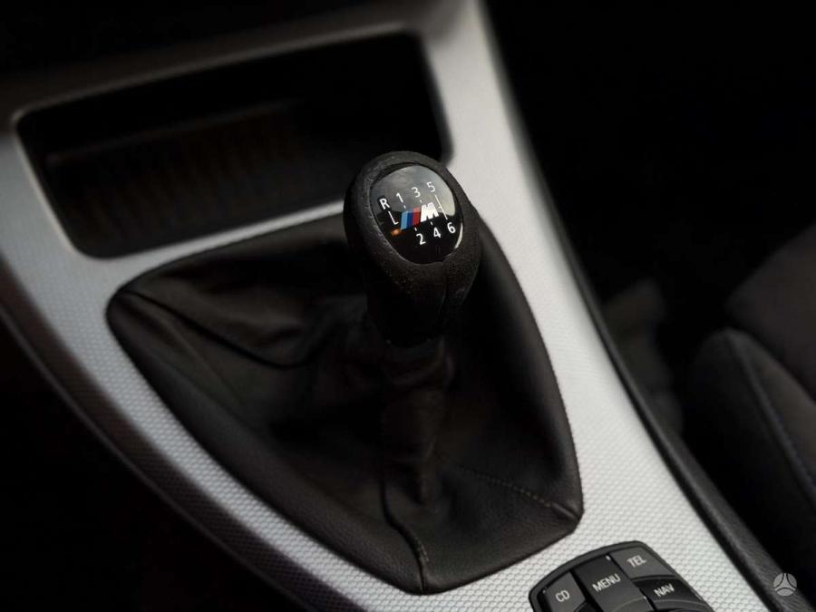 Blue BMW 320 2010 in Rokiskis, with an engine capacity of 2.00 L and mileage of 370 thousand km for 4750 €, photo 32 on AUTOMOTO.COM.LV