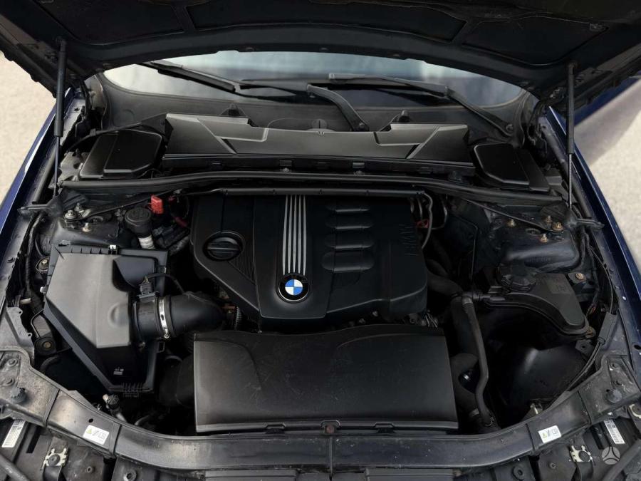 Blue BMW 320 2010 in Rokiskis, with an engine capacity of 2.00 L and mileage of 370 thousand km for 4750 €, photo 38 on AUTOMOTO.COM.LV