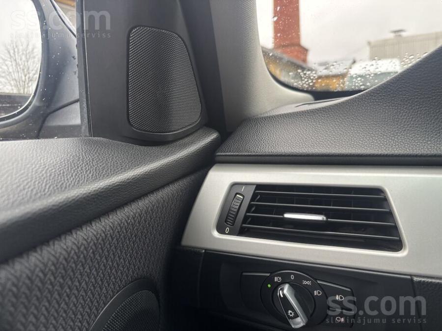 Blue BMW 320 2011 in Valmiera, with an engine capacity of 2.00 L and mileage of 284 thousand km for 5687 €, photo 24 on AUTOMOTO.COM.LV
