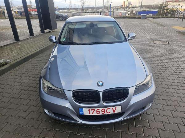 Blue BMW 320 2011 in Vilnius, with an engine capacity of 2.00 L and mileage of 353 thousand km for 5450 €, photo 10 on AUTOMOTO.COM.LV
