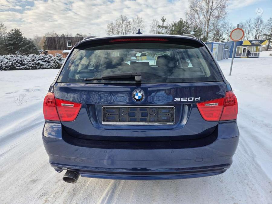 Blue BMW 320 2011 in Vilkaviskis, with an engine capacity of 2.00 L and mileage of 325 thousand km for 3499 €, photo 7 on AUTOMOTO.COM.LV