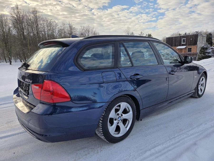 Blue BMW 320 2011 in Vilkaviskis, with an engine capacity of 2.00 L and mileage of 325 thousand km for 3499 €, photo 9 on AUTOMOTO.COM.LV