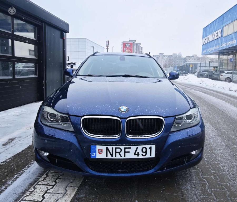 Blue BMW 320 2011 in Kaunas, with an engine capacity of 2.00 L and mileage of 293 thousand km for 5700 €, photo 3 on AUTOMOTO.COM.LV