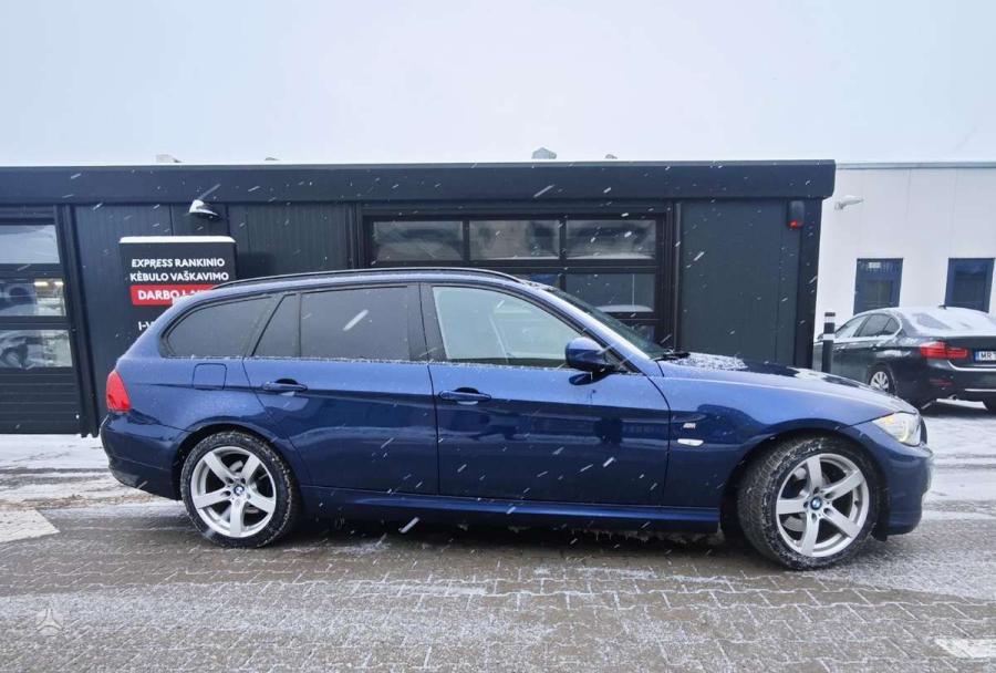 Blue BMW 320 2011 in Kaunas, with an engine capacity of 2.00 L and mileage of 293 thousand km for 5700 €, photo 6 on AUTOMOTO.COM.LV