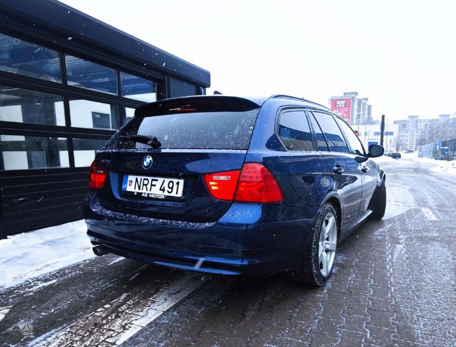 Blue BMW 320 2011 in Kaunas, with an engine capacity of 2.00 L and mileage of 293 thousand km for 5700 €, photo 9 on AUTOMOTO.COM.LV