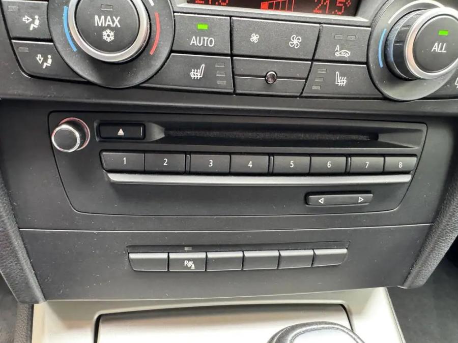 Blue BMW 320 2011 in Riga, with an engine capacity of 2.00 L and mileage of 223 thousand km for 5950 €, photo 23 on AUTOMOTO.COM.LV