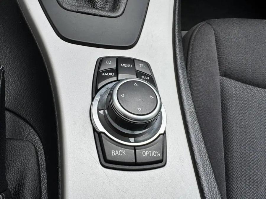 Blue BMW 320 2011 in Riga, with an engine capacity of 2.00 L and mileage of 223 thousand km for 5950 €, photo 25 on AUTOMOTO.COM.LV
