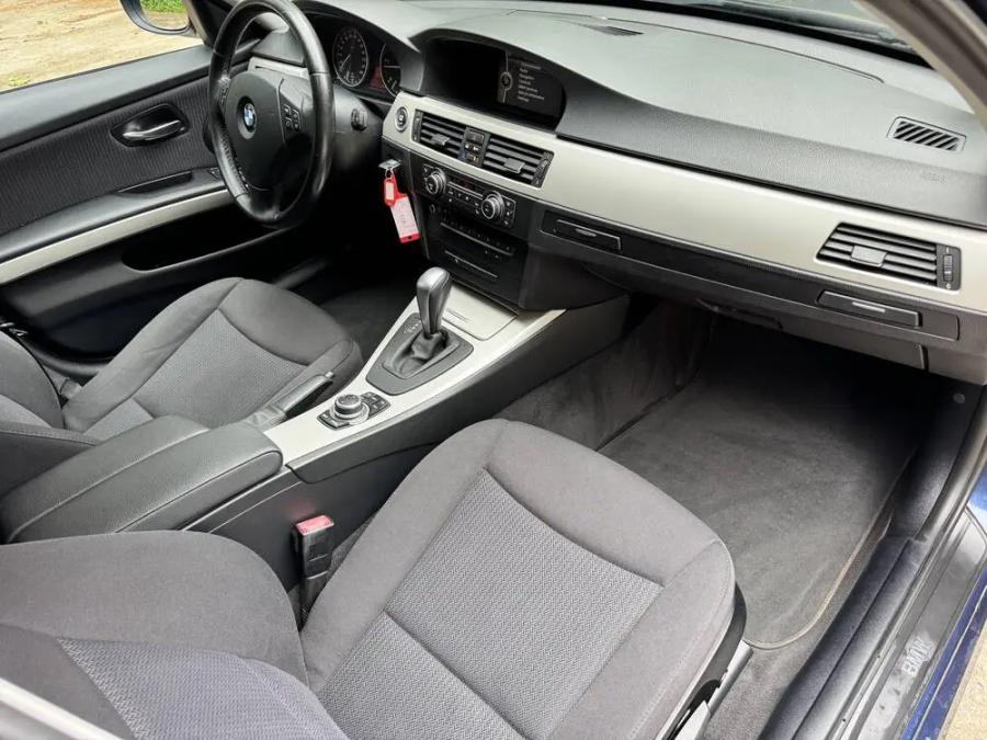 Blue BMW 320 2011 in Riga, with an engine capacity of 2.00 L and mileage of 223 thousand km for 5950 €, photo 33 on AUTOMOTO.COM.LV