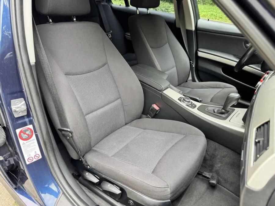 Blue BMW 320 2011 in Riga, with an engine capacity of 2.00 L and mileage of 223 thousand km for 5950 €, photo 34 on AUTOMOTO.COM.LV