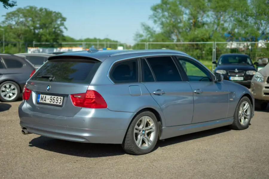 Zils BMW 320 2011 Liepāja, ar dzinēja tilpumu 2.00 L un nobraukumu 331 tūkst. km par 5950 €, foto 5 vietnē AUTOMOTO.COM.LV