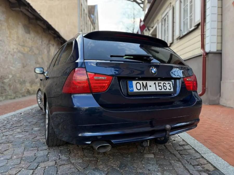 Zils BMW 320 2011 Cēsis, ar dzinēja tilpumu 2.00 L un nobraukumu 271 tūkst. km par 5990 €, foto 8 vietnē AUTOMOTO.COM.LV
