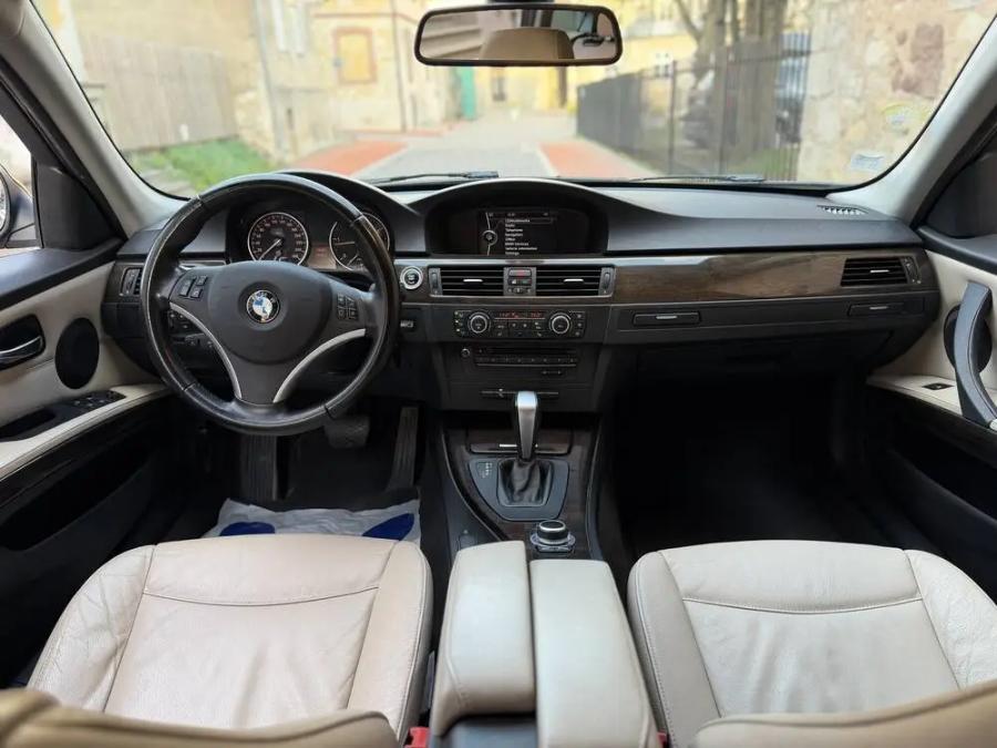 Zils BMW 320 2011 Cēsis, ar dzinēja tilpumu 2.00 L un nobraukumu 271 tūkst. km par 5990 €, foto 17 vietnē AUTOMOTO.COM.LV