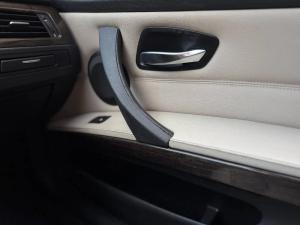 Zils BMW 320 2011 Cēsis, ar dzinēja tilpumu 2.00 L un nobraukumu 271 tūkst. km par 5990 €, foto 18 vietnē AUTOMOTO.COM.LV