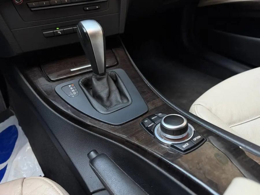 Zils BMW 320 2011 Cēsis, ar dzinēja tilpumu 2.00 L un nobraukumu 271 tūkst. km par 5990 €, foto 19 vietnē AUTOMOTO.COM.LV