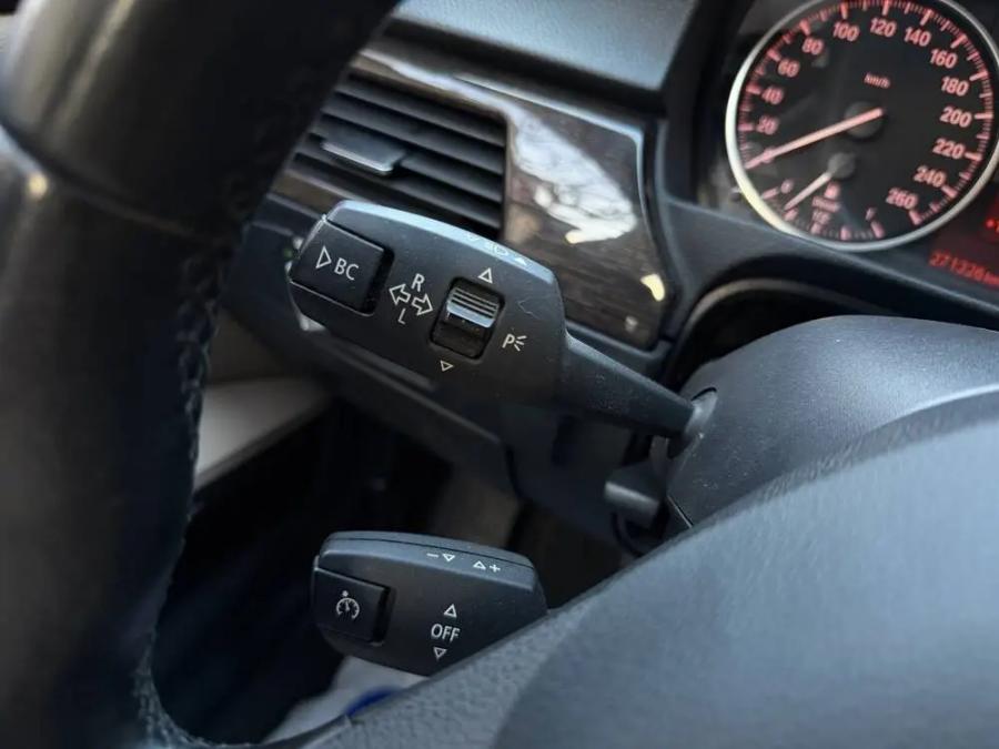 Zils BMW 320 2011 Cēsis, ar dzinēja tilpumu 2.00 L un nobraukumu 271 tūkst. km par 5990 €, foto 26 vietnē AUTOMOTO.COM.LV