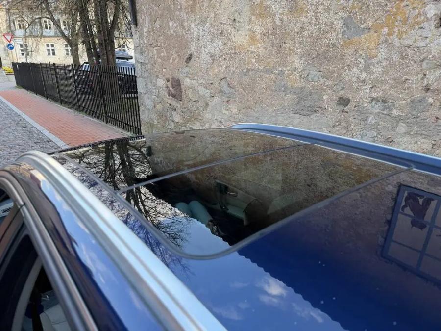 Zils BMW 320 2011 Cēsis, ar dzinēja tilpumu 2.00 L un nobraukumu 271 tūkst. km par 5990 €, foto 29 vietnē AUTOMOTO.COM.LV