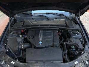 Zils BMW 320 2011 Cēsis, ar dzinēja tilpumu 2.00 L un nobraukumu 271 tūkst. km par 5990 €, foto 33 vietnē AUTOMOTO.COM.LV