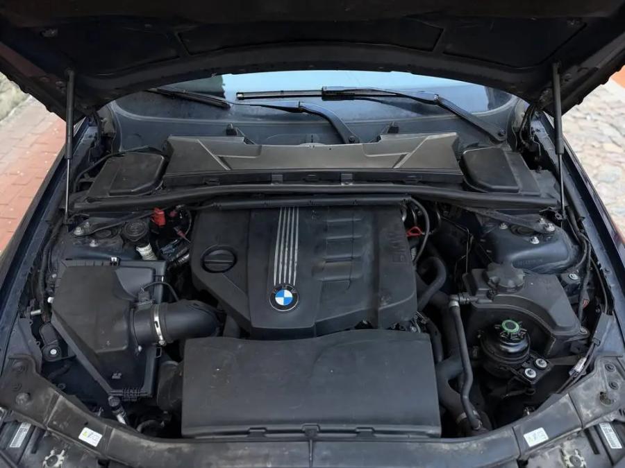 Zils BMW 320 2011 Cēsis, ar dzinēja tilpumu 2.00 L un nobraukumu 271 tūkst. km par 5990 €, foto 33 vietnē AUTOMOTO.COM.LV