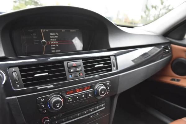 Blue BMW 320 2011 in Marupe, with an engine capacity of 2.00 L and mileage of 248 thousand km for 5490 €, photo 9 on AUTOMOTO.COM.LV
