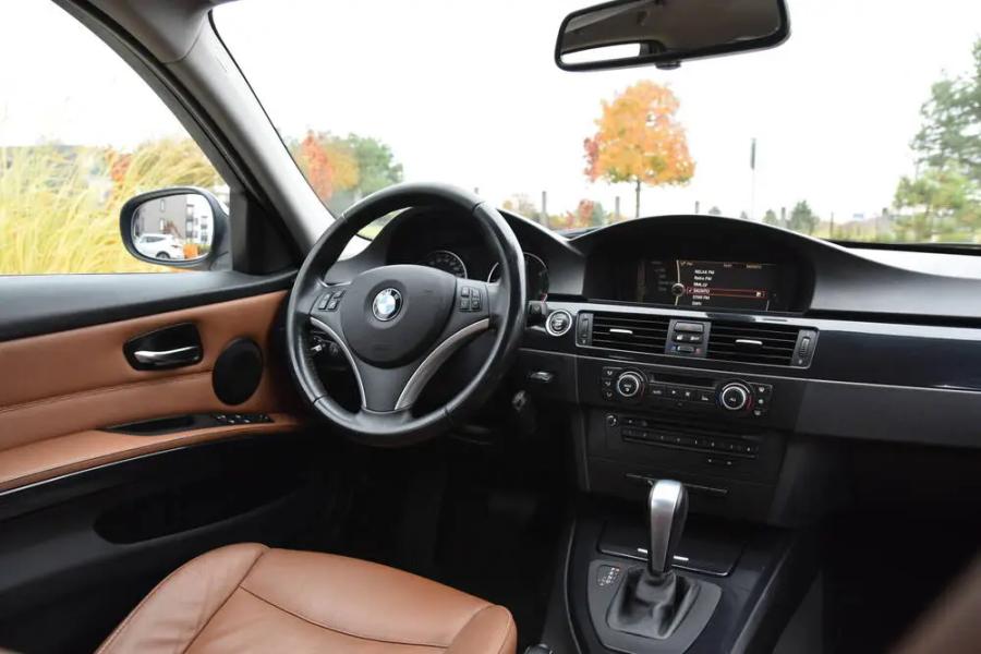 Zils BMW 320 2011 Mārupe, ar dzinēja tilpumu 2.00 L un nobraukumu 248 tūkst. km par 5490 €, foto 17 vietnē AUTOMOTO.COM.LV