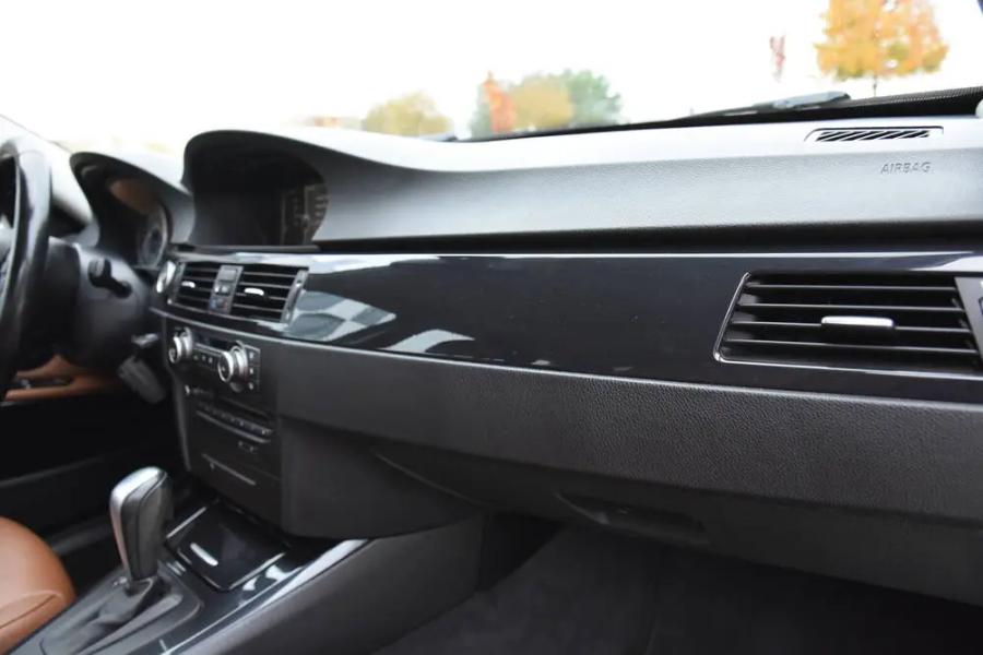 Zils BMW 320 2011 Mārupe, ar dzinēja tilpumu 2.00 L un nobraukumu 248 tūkst. km par 5490 €, foto 19 vietnē AUTOMOTO.COM.LV