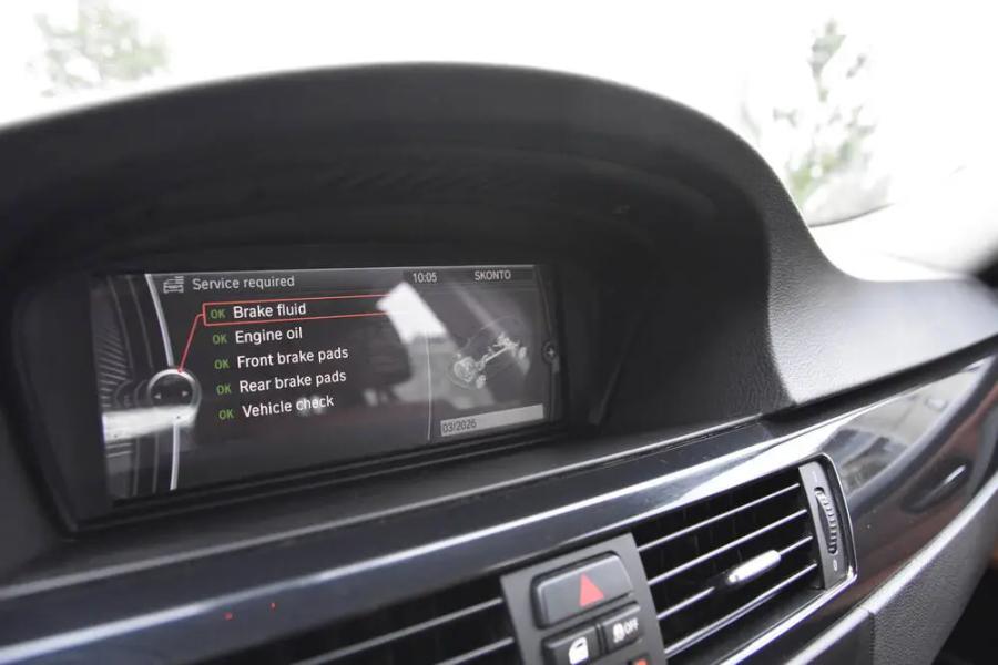 Zils BMW 320 2011 Mārupe, ar dzinēja tilpumu 2.00 L un nobraukumu 248 tūkst. km par 5490 €, foto 20 vietnē AUTOMOTO.COM.LV