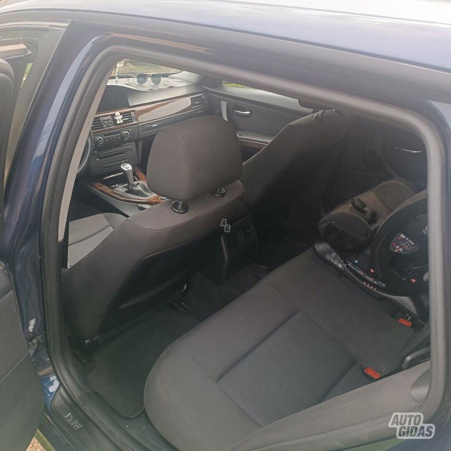 Zils BMW 320 2011 Kupiškis, ar dzinēja tilpumu 2.00 L un nobraukumu 269 tūkst. km par 4400 €, foto 16 vietnē AUTOMOTO.COM.LV