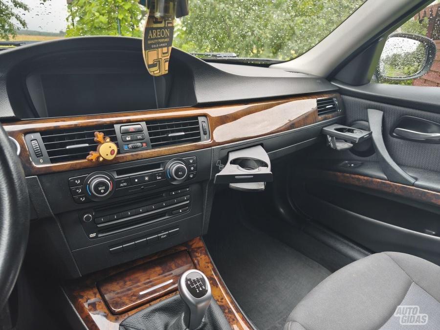 Zils BMW 320 2011 Kupiškis, ar dzinēja tilpumu 2.00 L un nobraukumu 269 tūkst. km par 4400 €, foto 17 vietnē AUTOMOTO.COM.LV