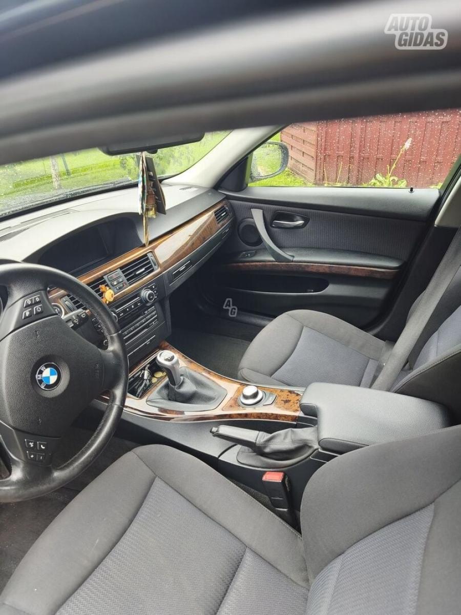 Zils BMW 320 2011 Kupiškis, ar dzinēja tilpumu 2.00 L un nobraukumu 269 tūkst. km par 4400 €, foto 19 vietnē AUTOMOTO.COM.LV