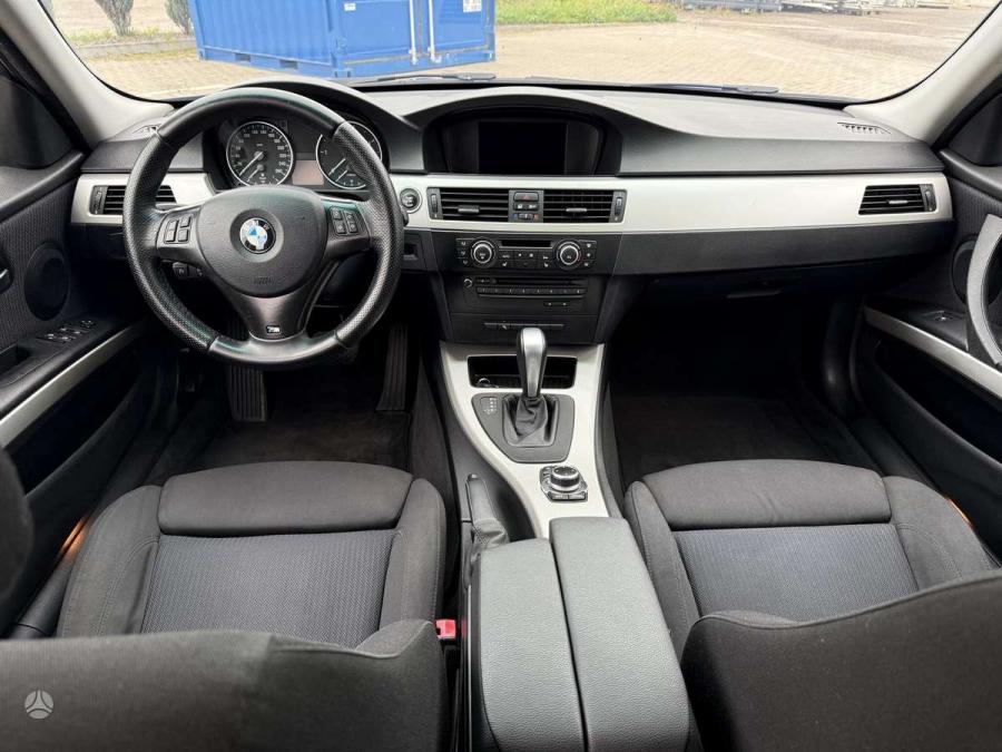 Zils BMW 320 2011 Panevēža, ar dzinēja tilpumu 2.00 L un nobraukumu 272 tūkst. km par 4650 €, foto 10 vietnē AUTOMOTO.COM.LV